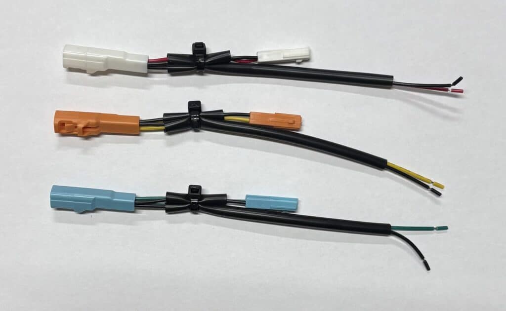 PLUG-N-PLAY ADAPTER FOR SELECT HONDA MOTORCYCLES - AdMore Lighting Inc.